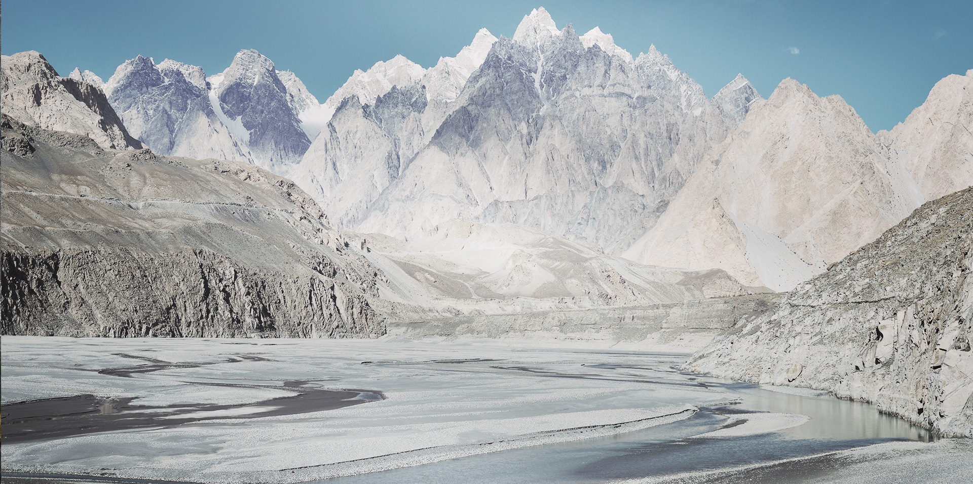 kush-mtns-B - The Vista - A Journey of a Bacha Bazi Boy